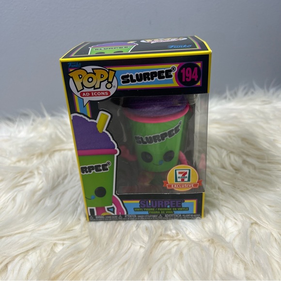 Toys | Funko Pop Slurpee 194 Blacklight 711 Exclusive 7 Eleven Ad Icons ...